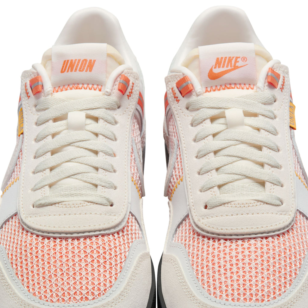 NIKE – Creme321